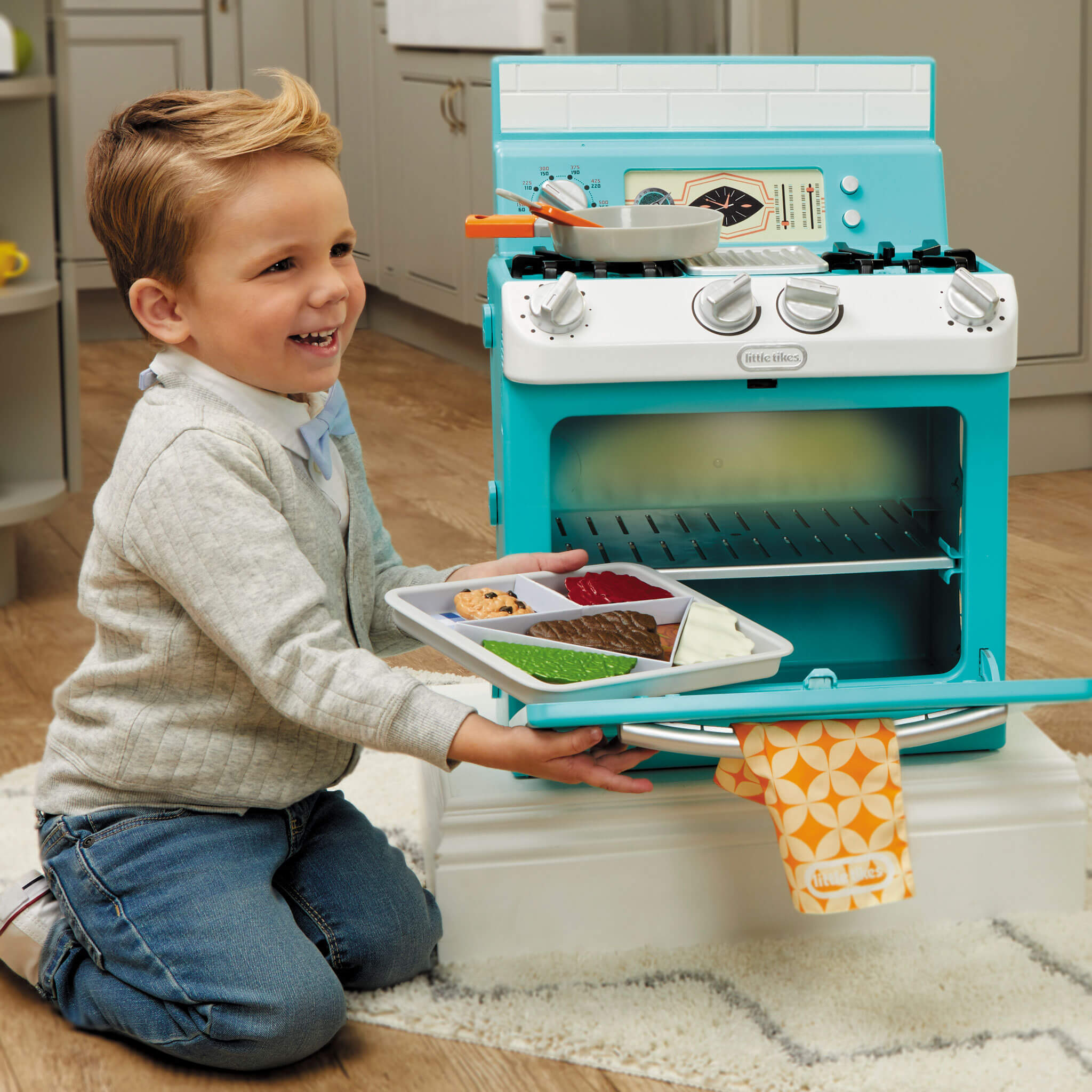 First Retro Oven - Official Little Tikes