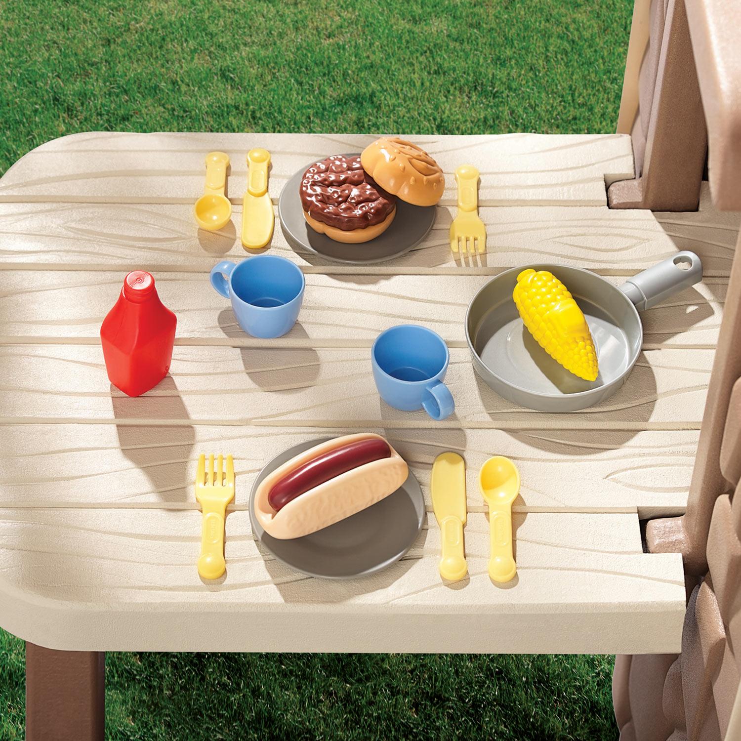 Picnic on the Patio Playhouse for Outdoor Play at Little Tikes